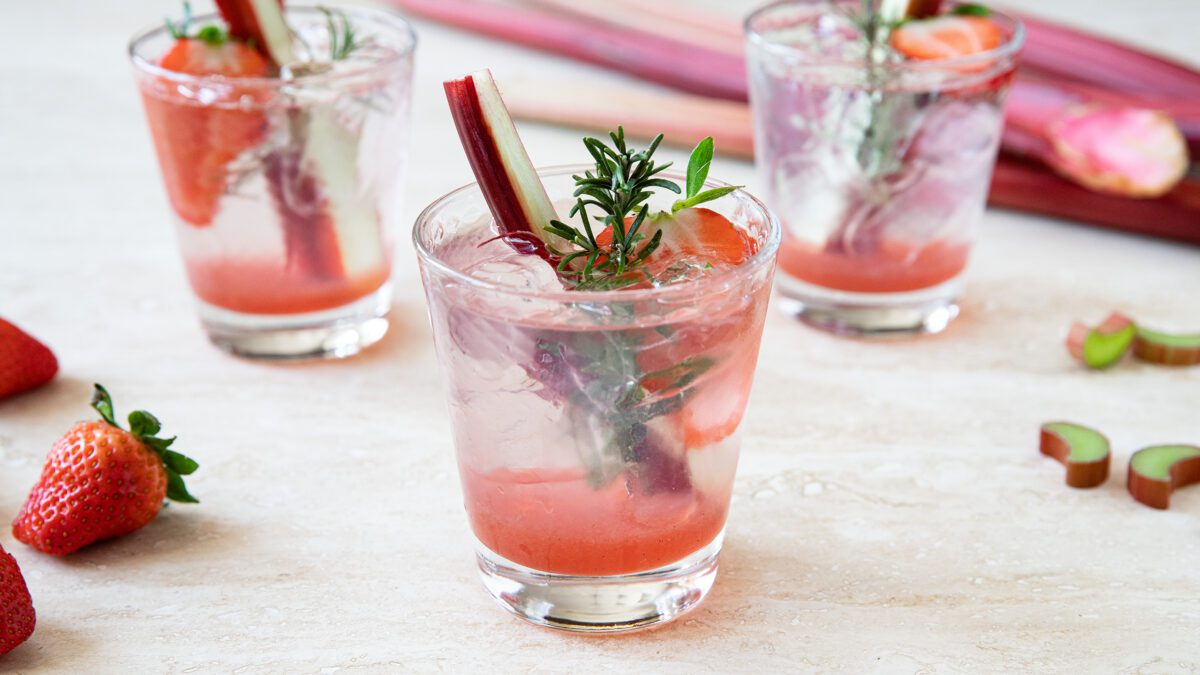 Rhabarber Mule: einfacher Frühlings Cocktail - Flavoury